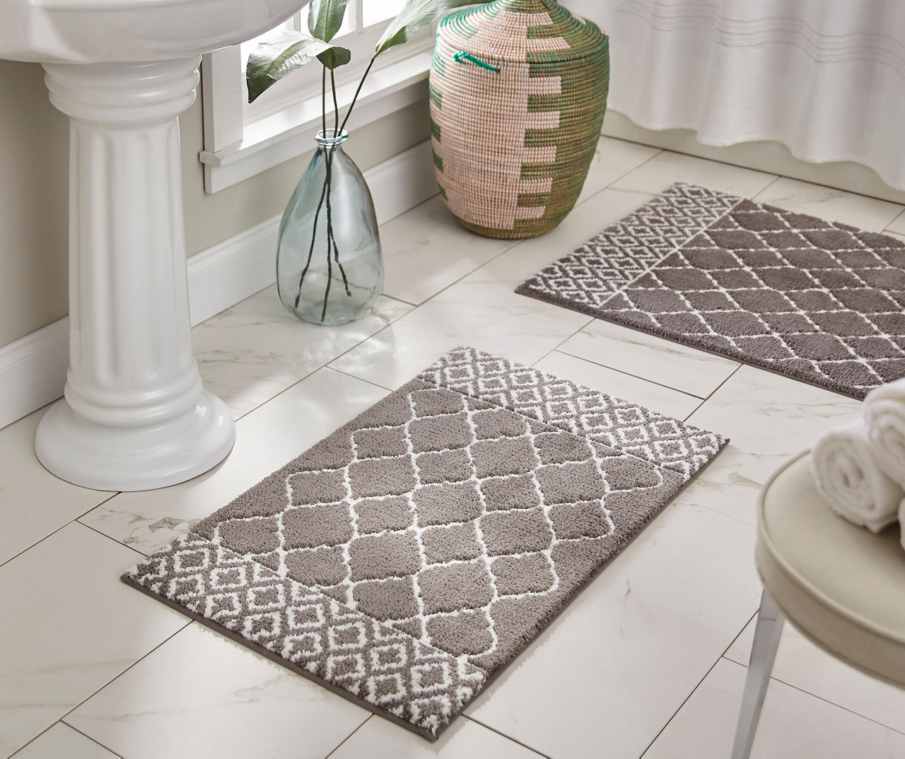 Mohawk Horizon Fountainbleau Gray & White Lattice Bath Rug, (1' 9" x 2 ...