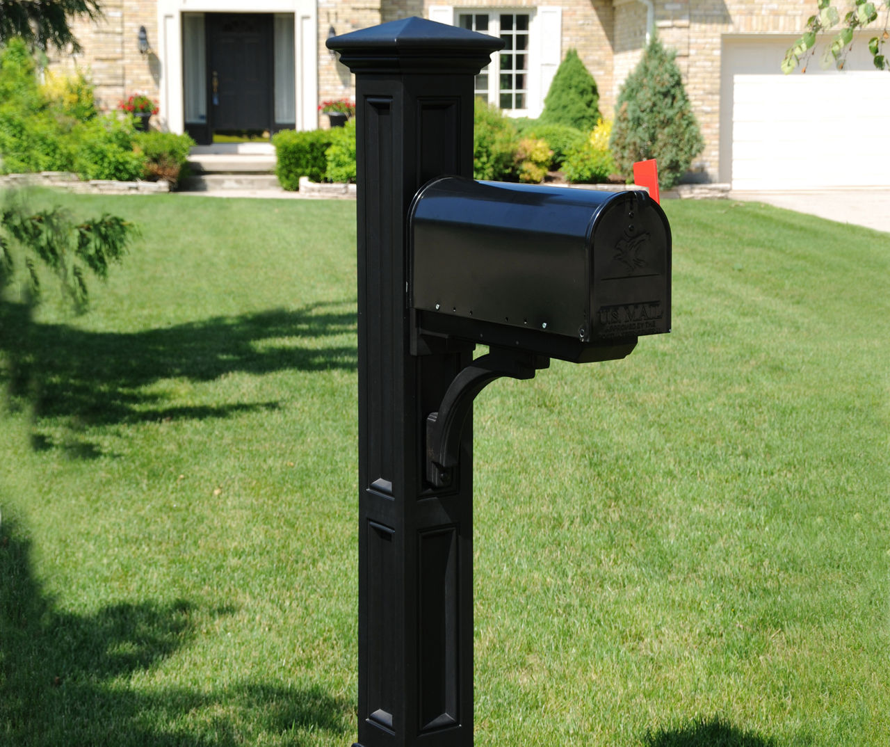 Charleston Black Mail Post | Big Lots