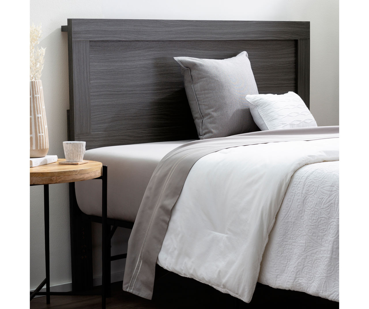 Brookside leah bed store