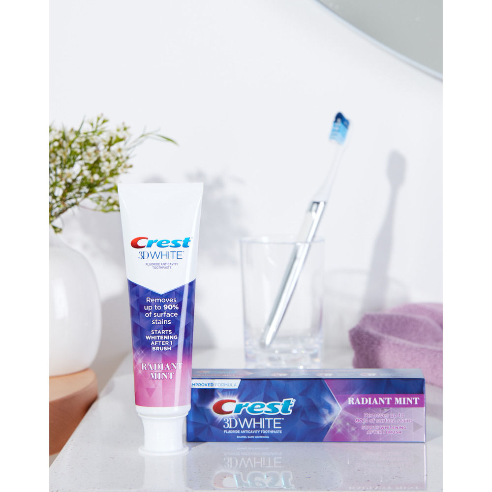 Crest Crest 3D White Advanced Radiant Mint, Teeth Whitening Toothpaste ...