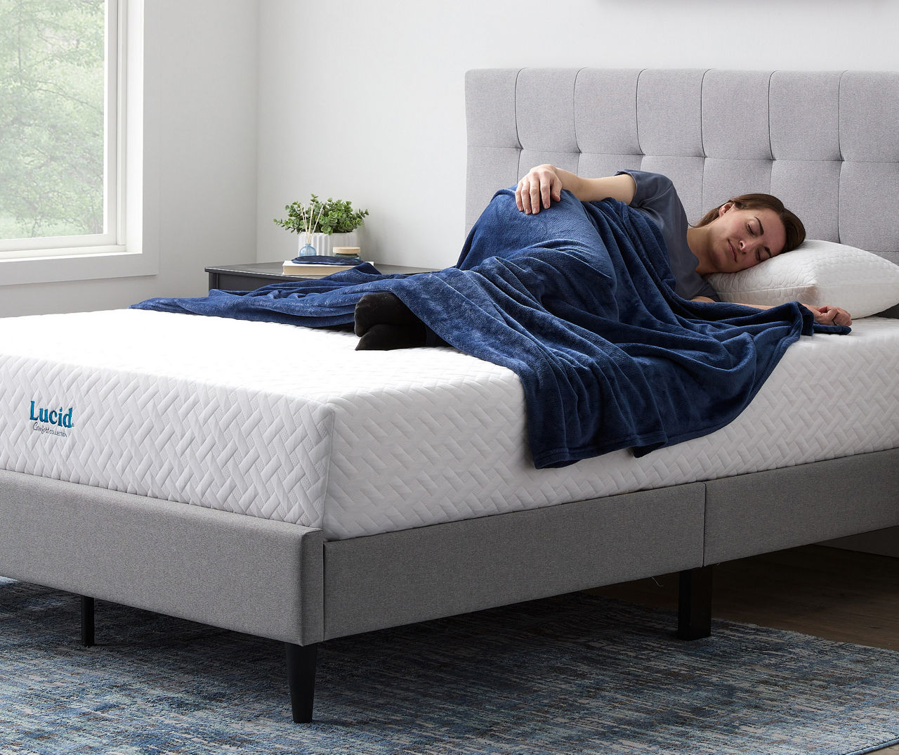 10 Queen Plush Gel Memory Foam Mattress In A Box