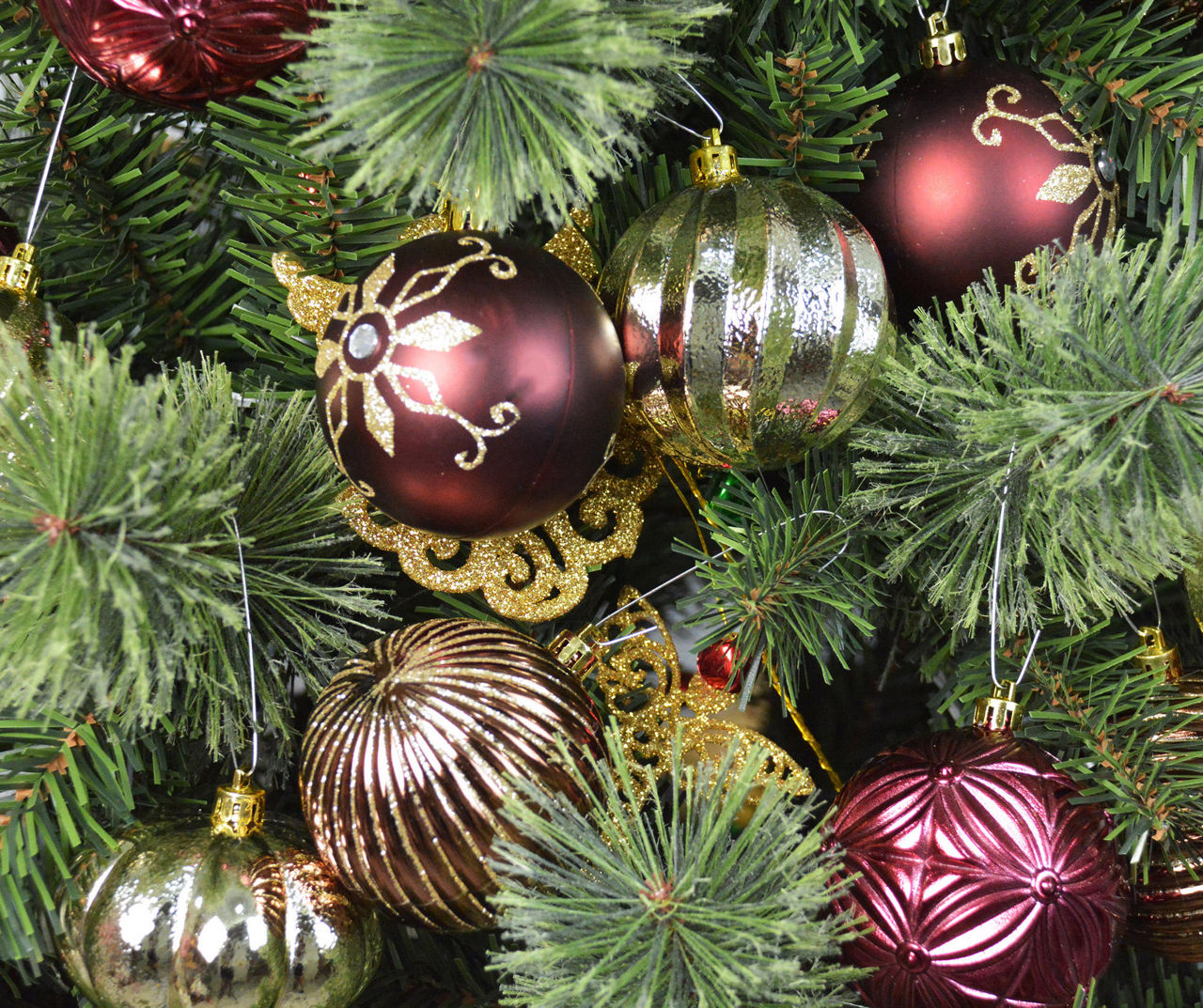 Dark Red & Gold Mixed 30-Piece Ornaments Set | Big Lots