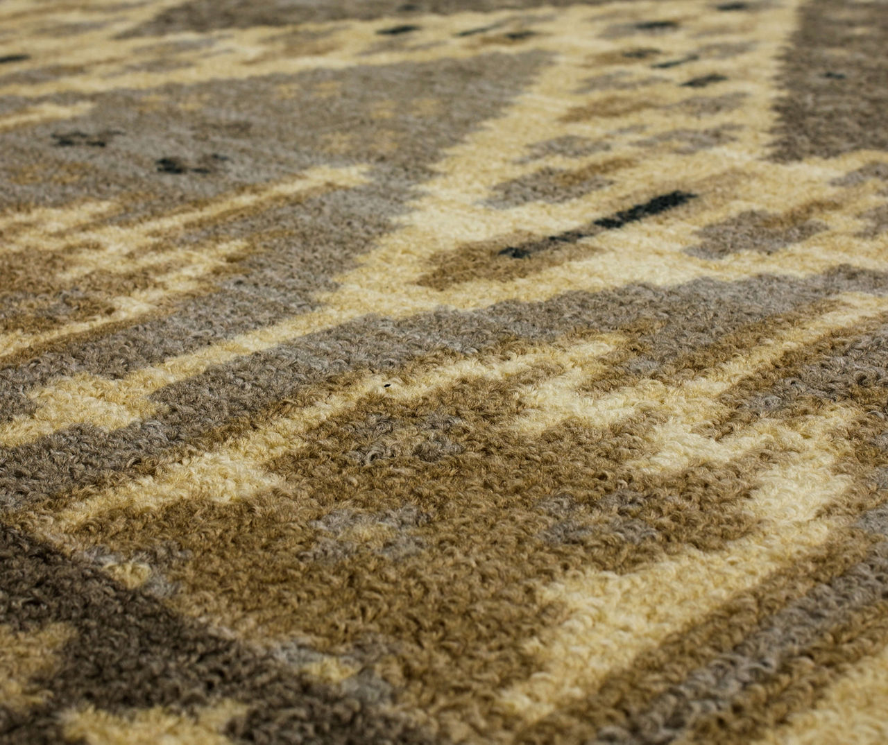 Mohawk Sage Hollow Gray & Brown Geometric Area Rug, (5' x 8') | Big Lots