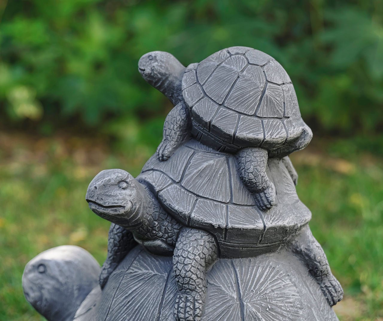 Glitzhome 14.2" Turtle Stack Garden Statue | Big Lots
